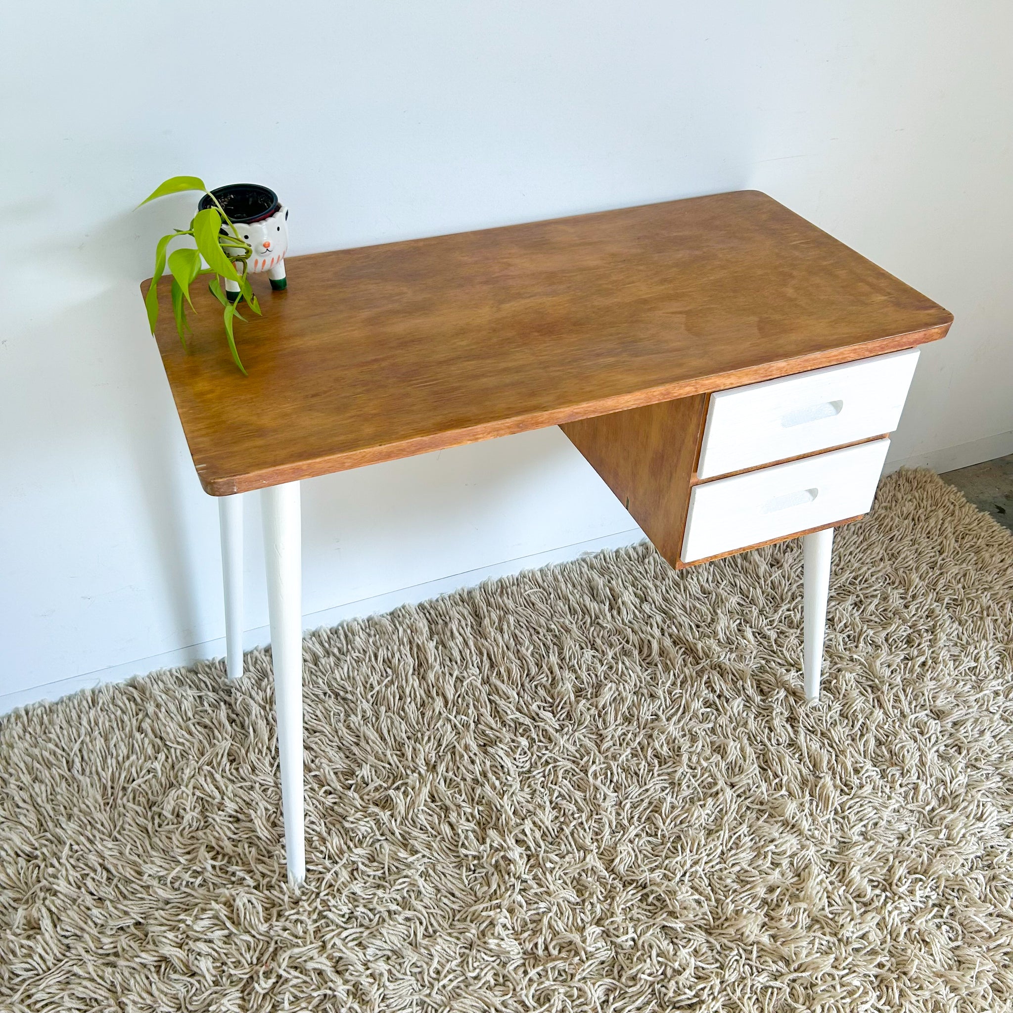 DESK WITH DRAWERS