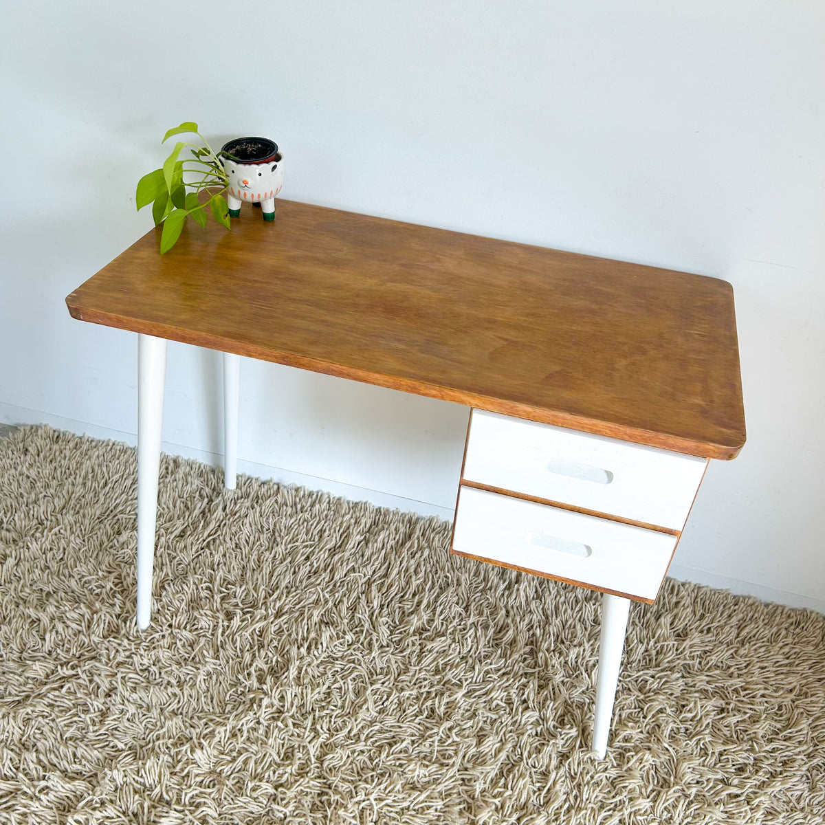 DESK WITH DRAWERS