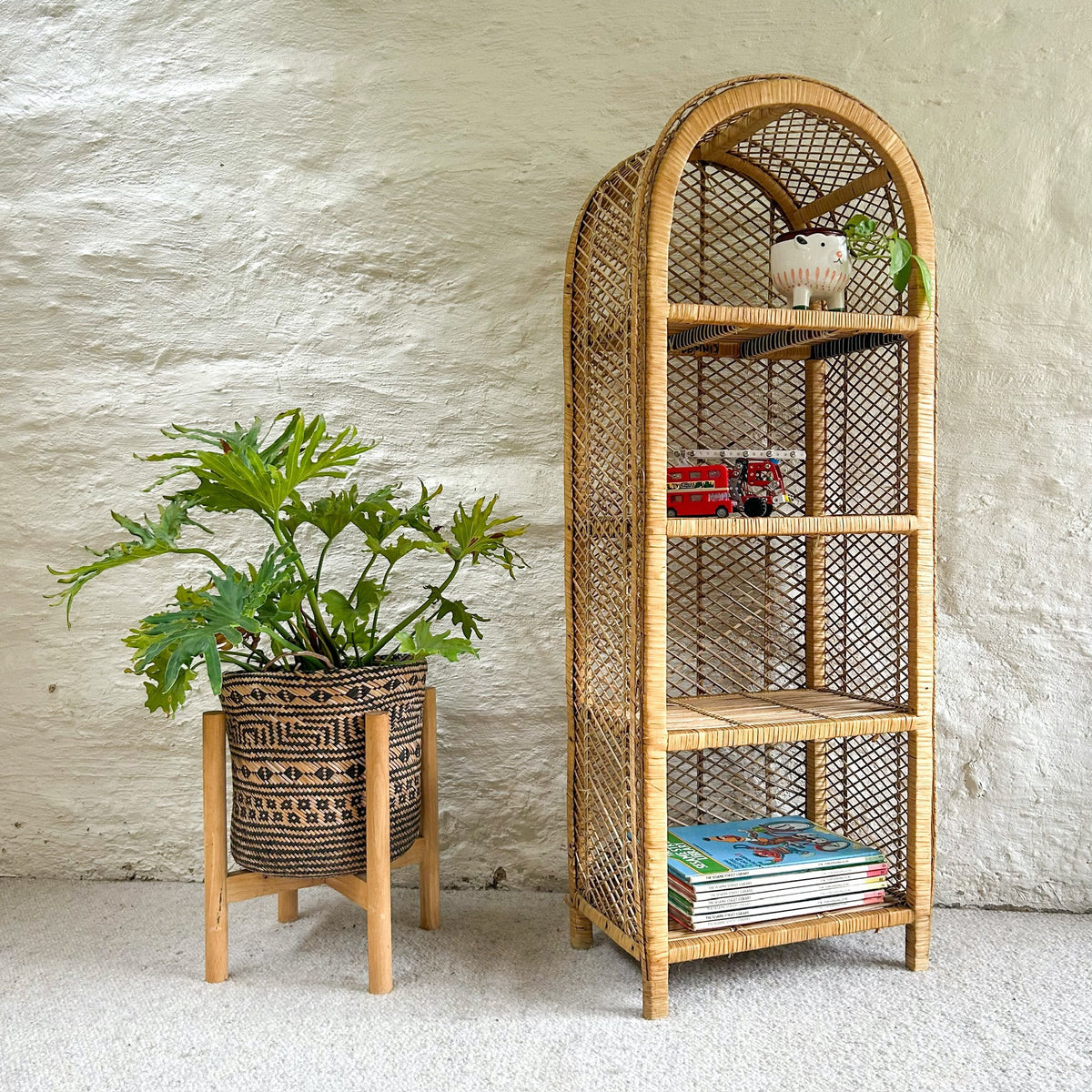 CANE HUTCH SHELVES