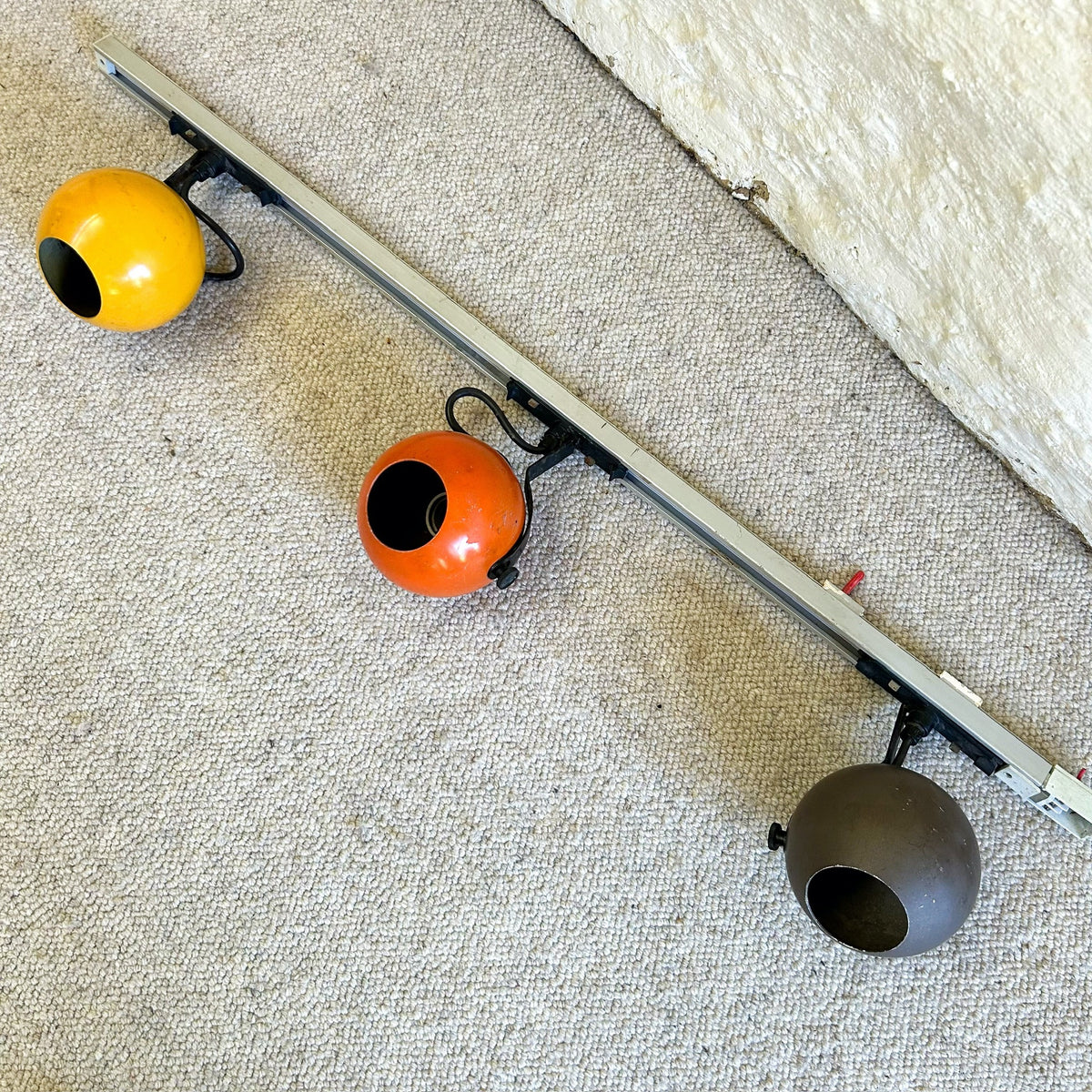 EYEBALL TRACK LIGHT