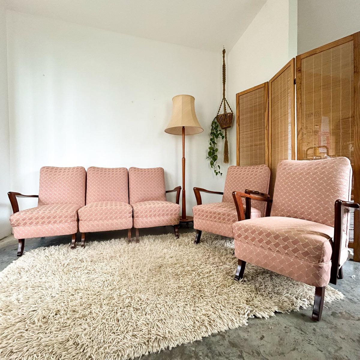 MODULAR LOUNGE SUITE