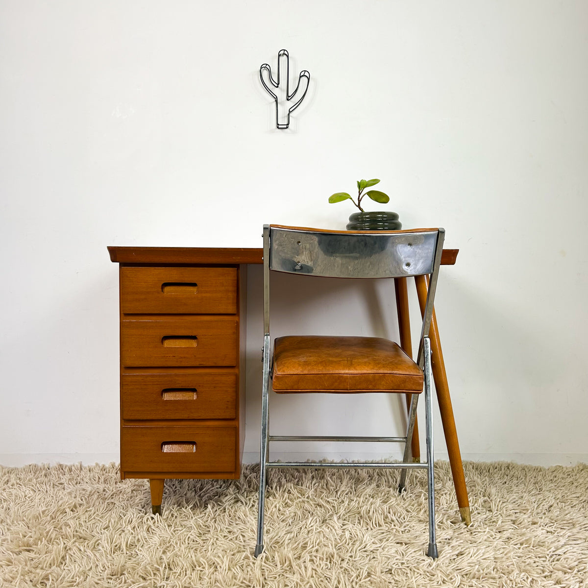 DESK WITH DRAWERS