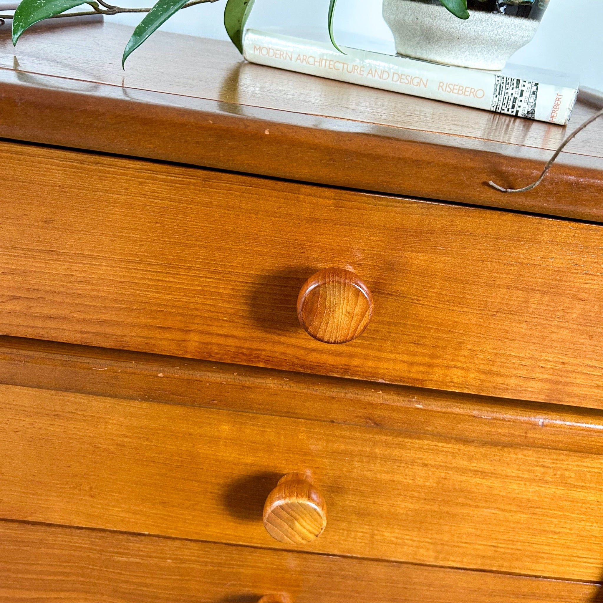 SUMNA BEDSIDE DRAWERS