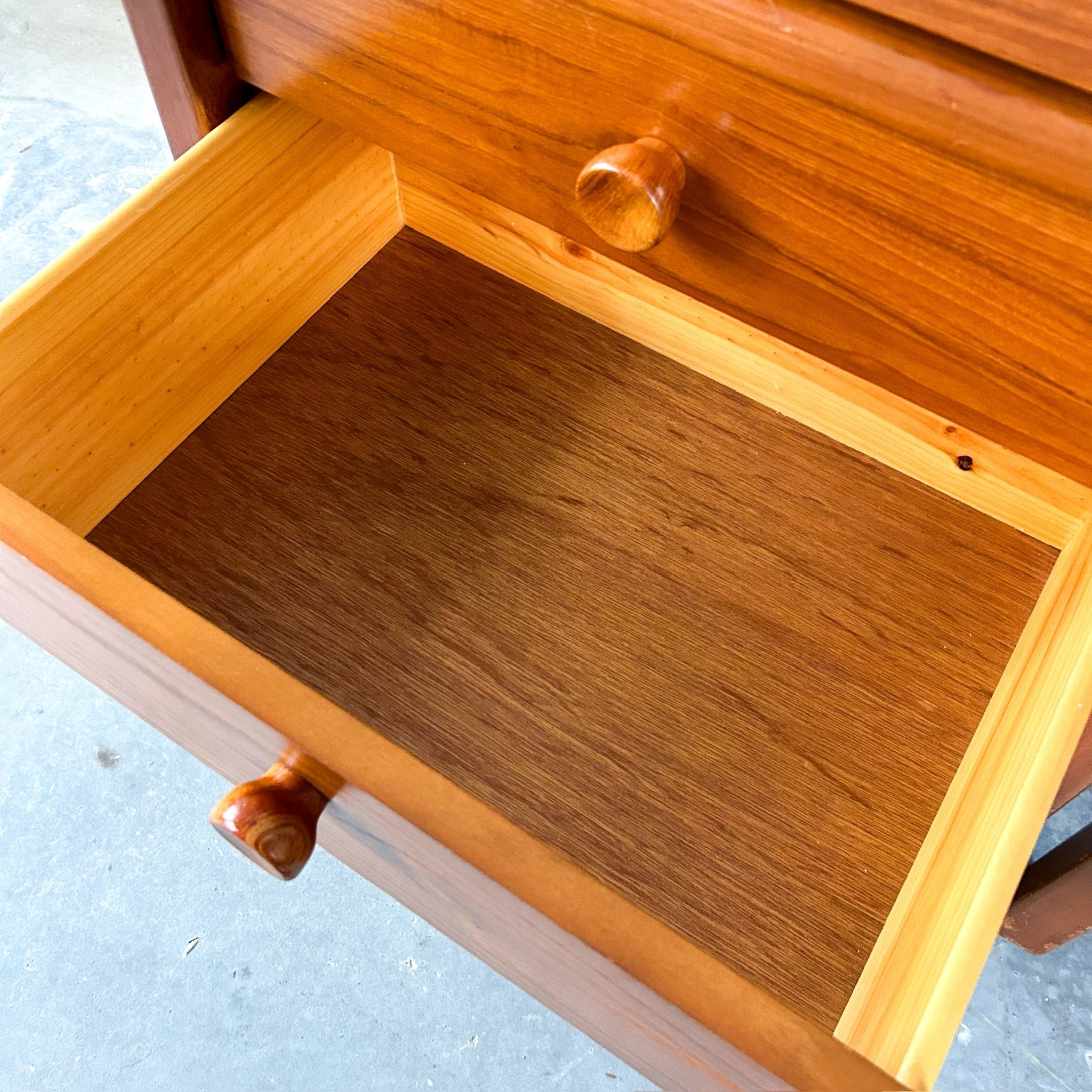 SUMNA BEDSIDE DRAWERS