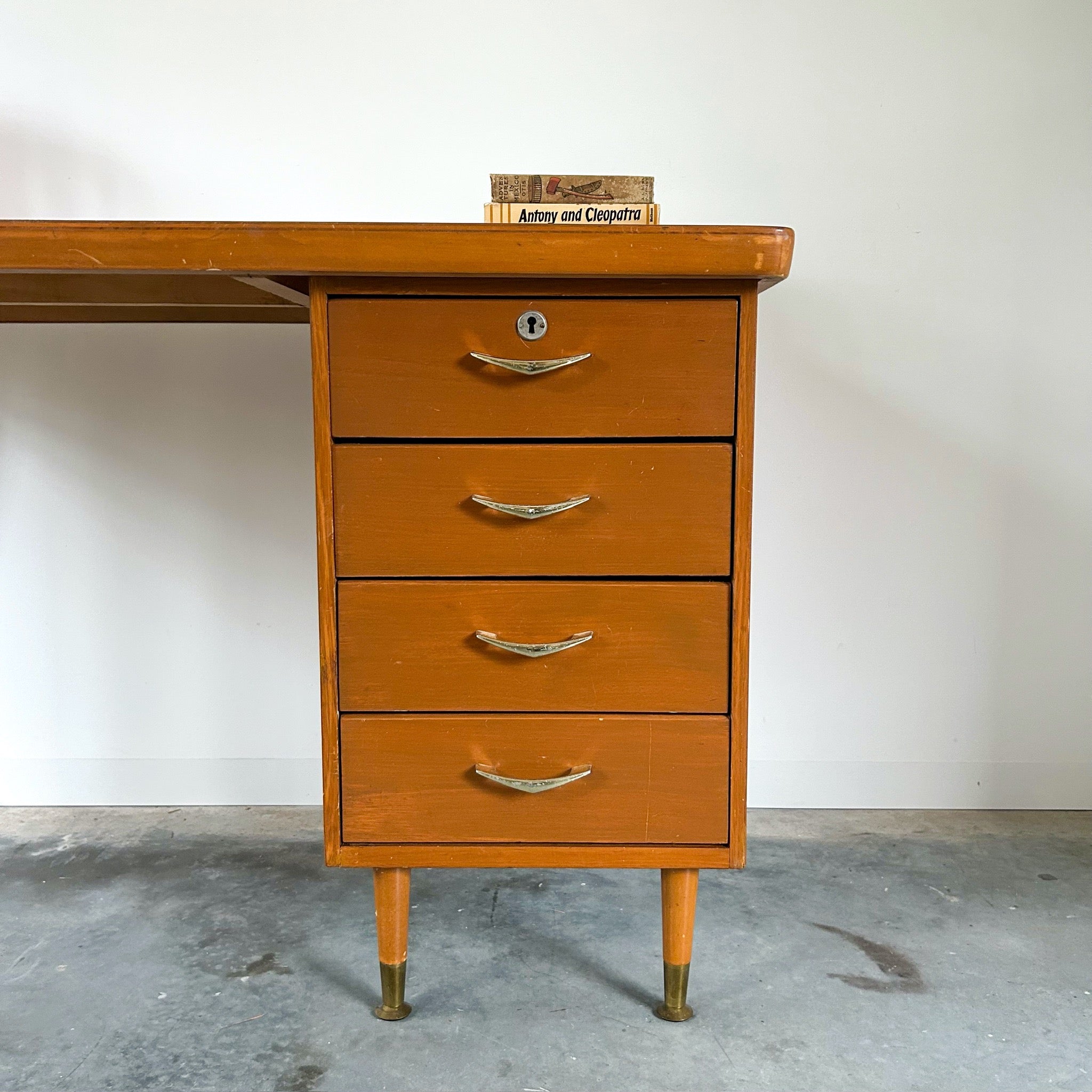 DESK WITH DRAWERS