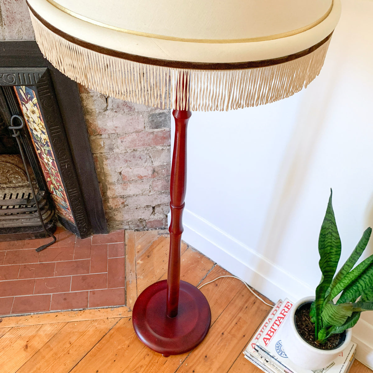 BURGUNDY FLOOR LAMP