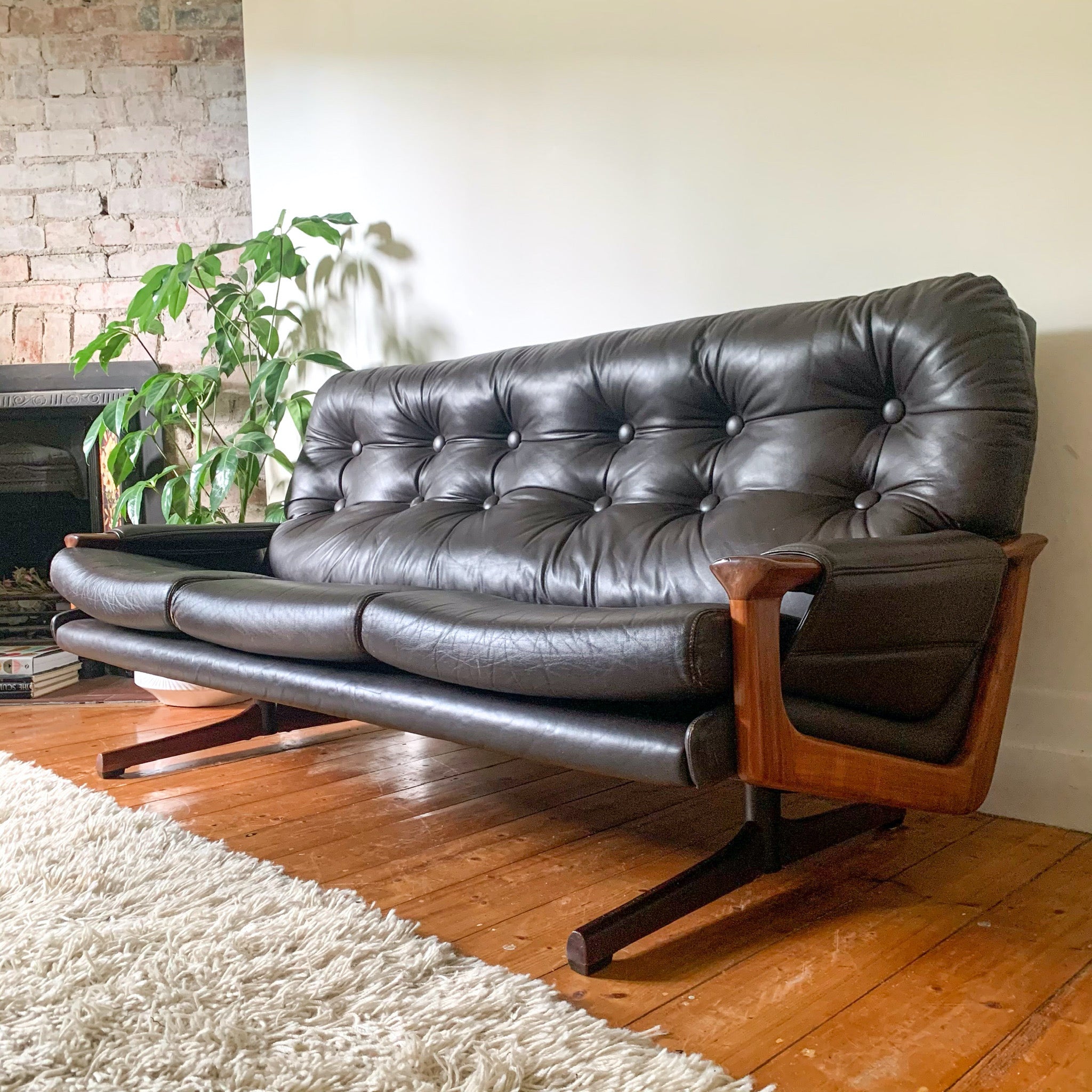 TESSA T1 LEATHER SOFA