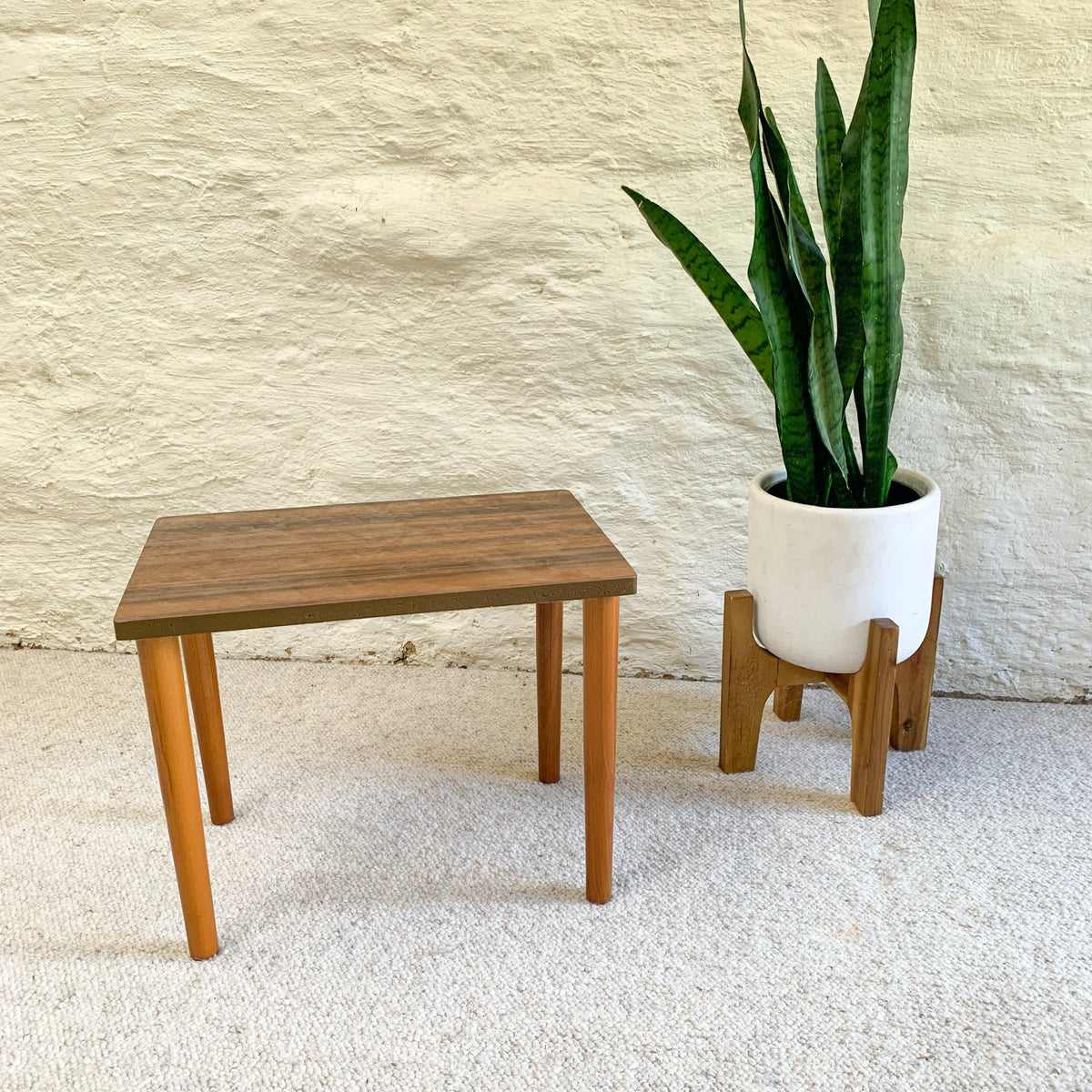 LAMINATE SIDE TABLE