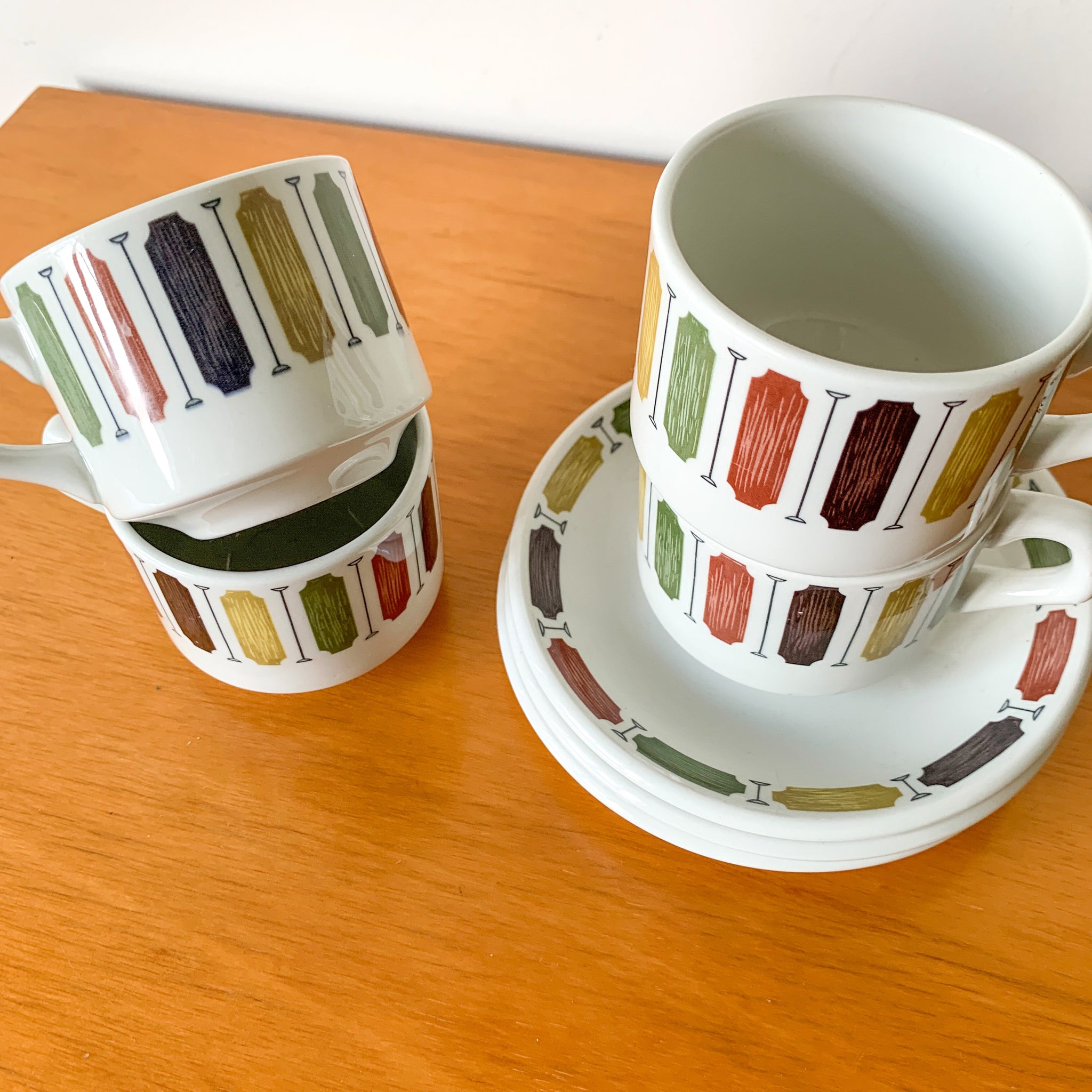 GRINDLEY HOTELWARE CARNIVAL DINNER SET