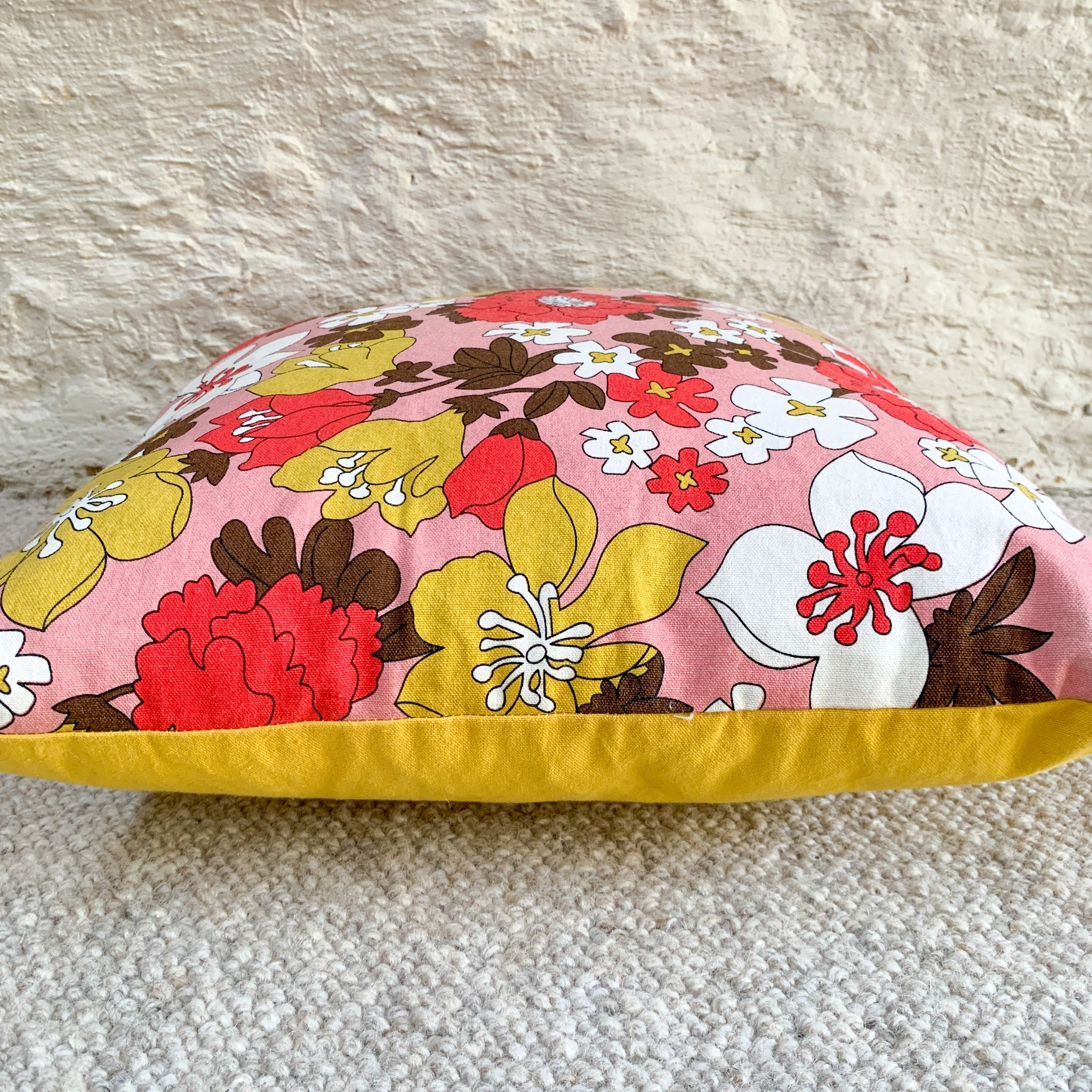 RETRO STYLE CUSHIONS