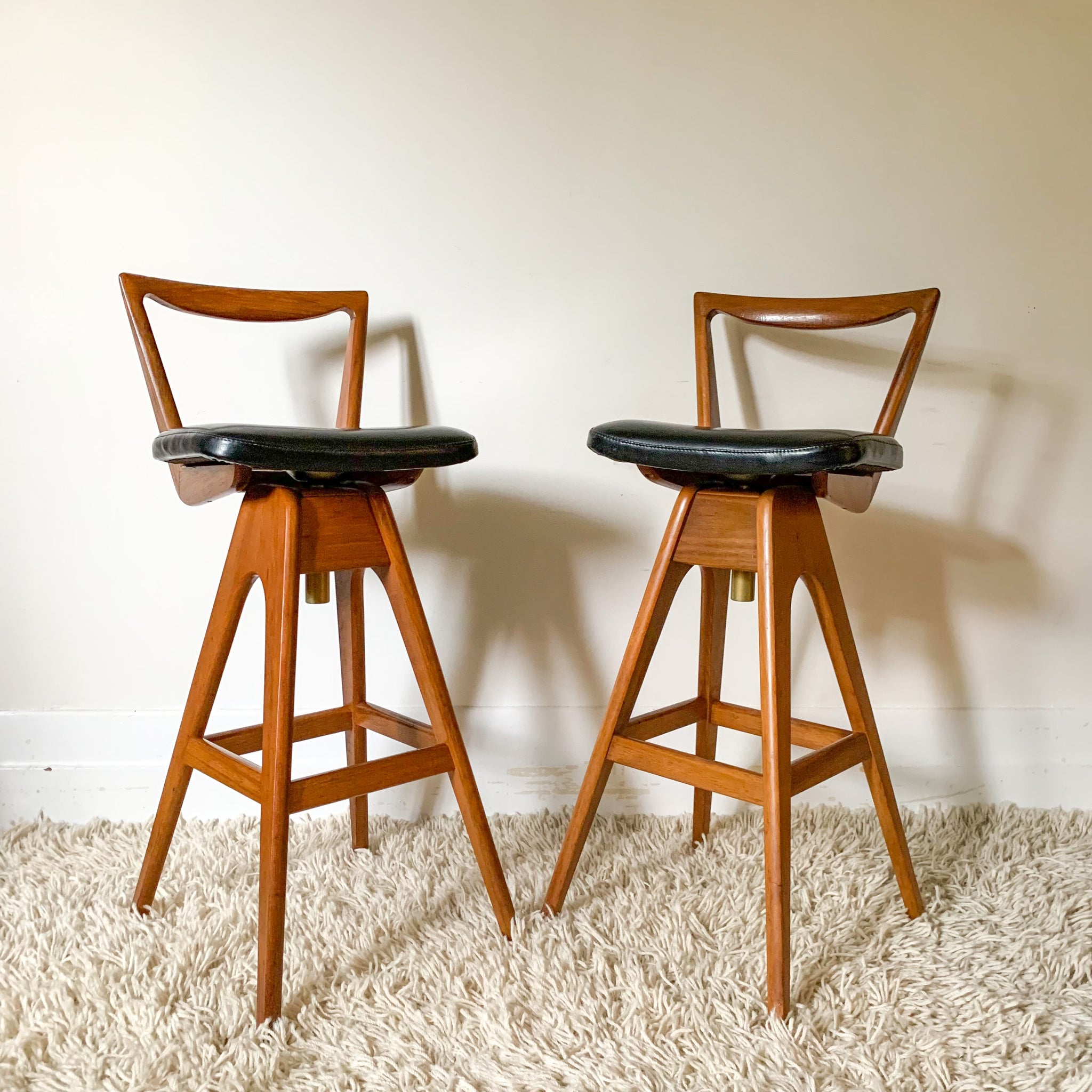 Th brown stools for sale store