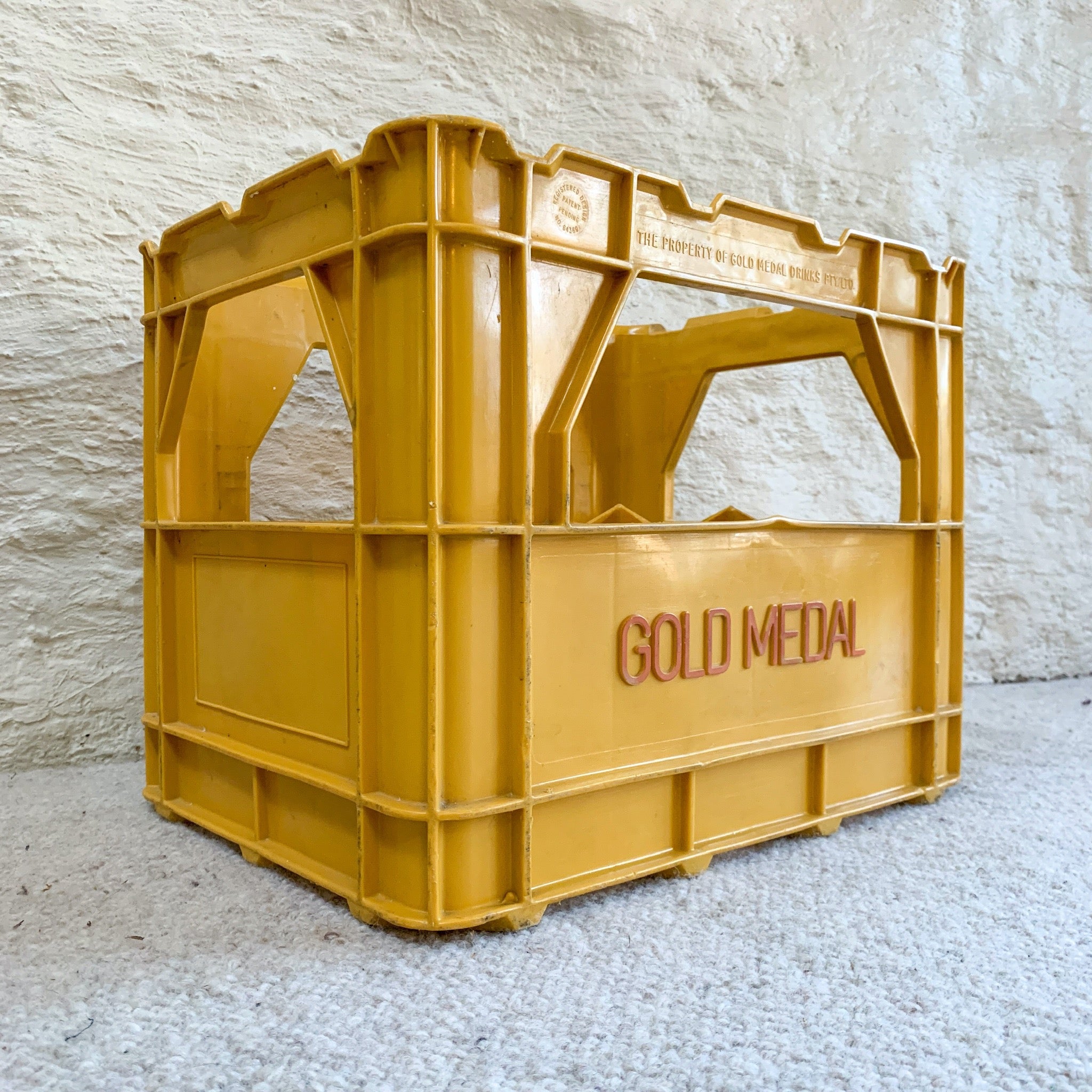 GOLD MEDAL DRINKS CRATE