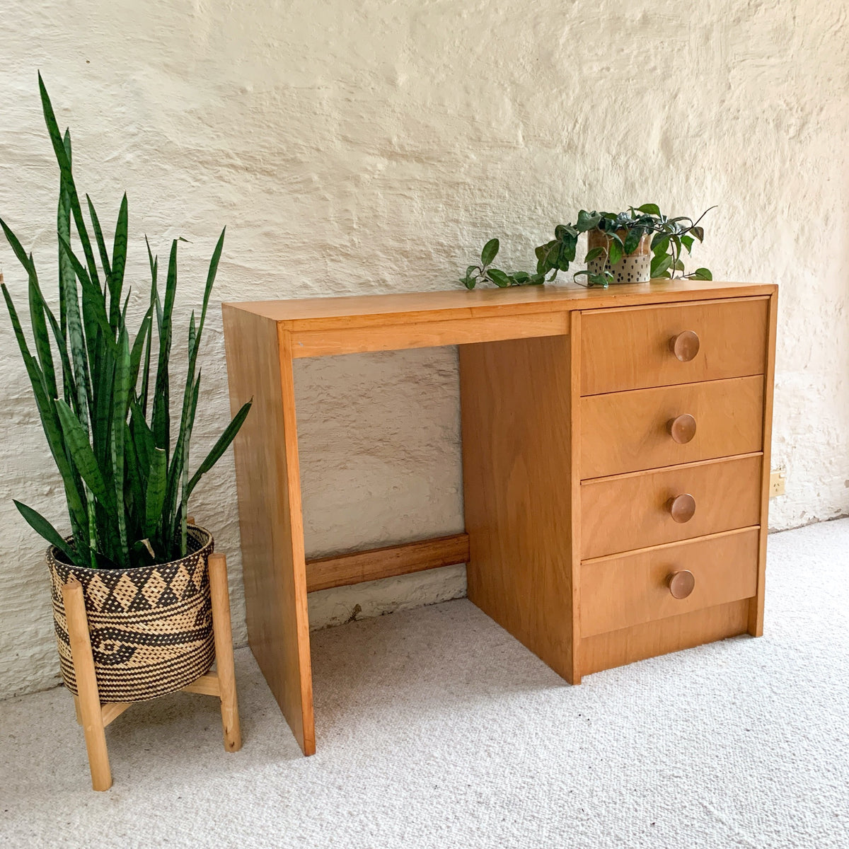 DESK WITH DRAWERS