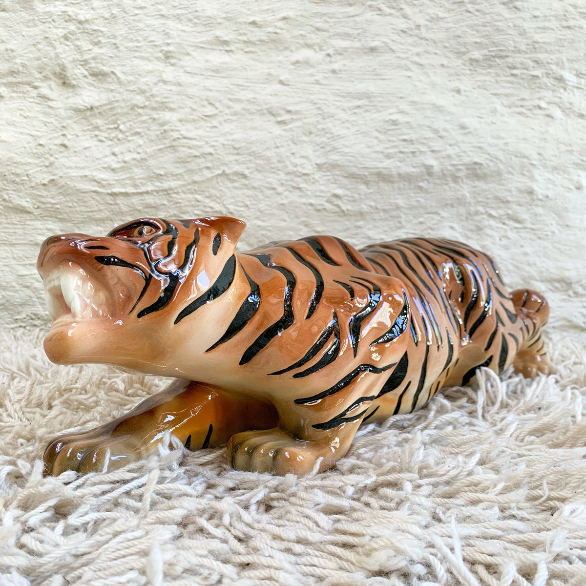 CERAMIC CROUCHING TIGER