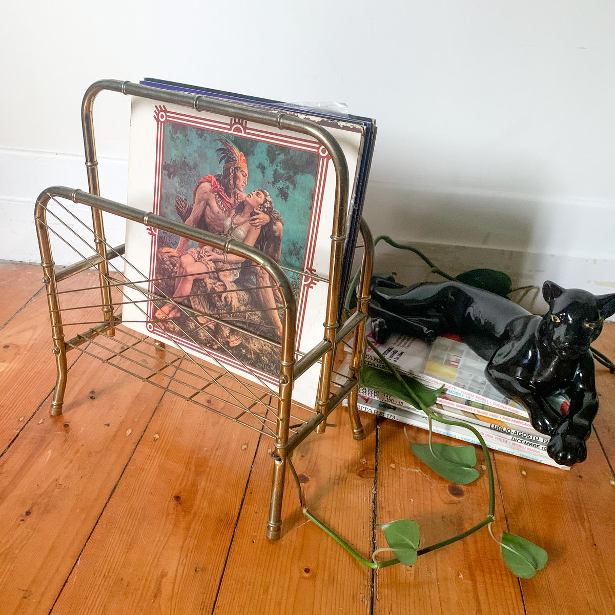 BRASS VINYL/MAGAZINE RACK