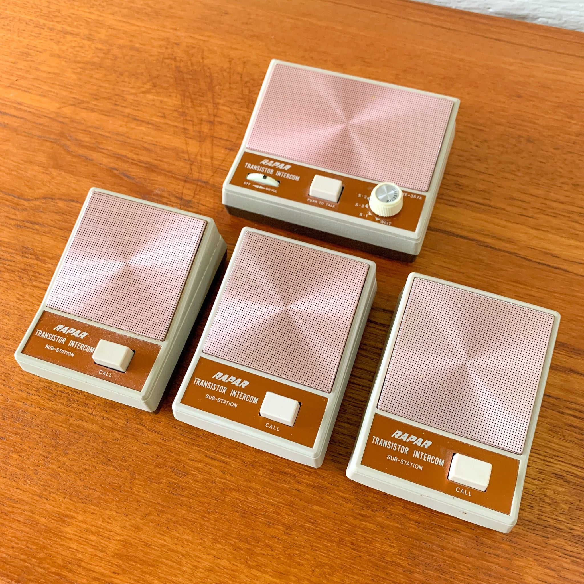 4-STATION TRANSISTOR INTERCOM