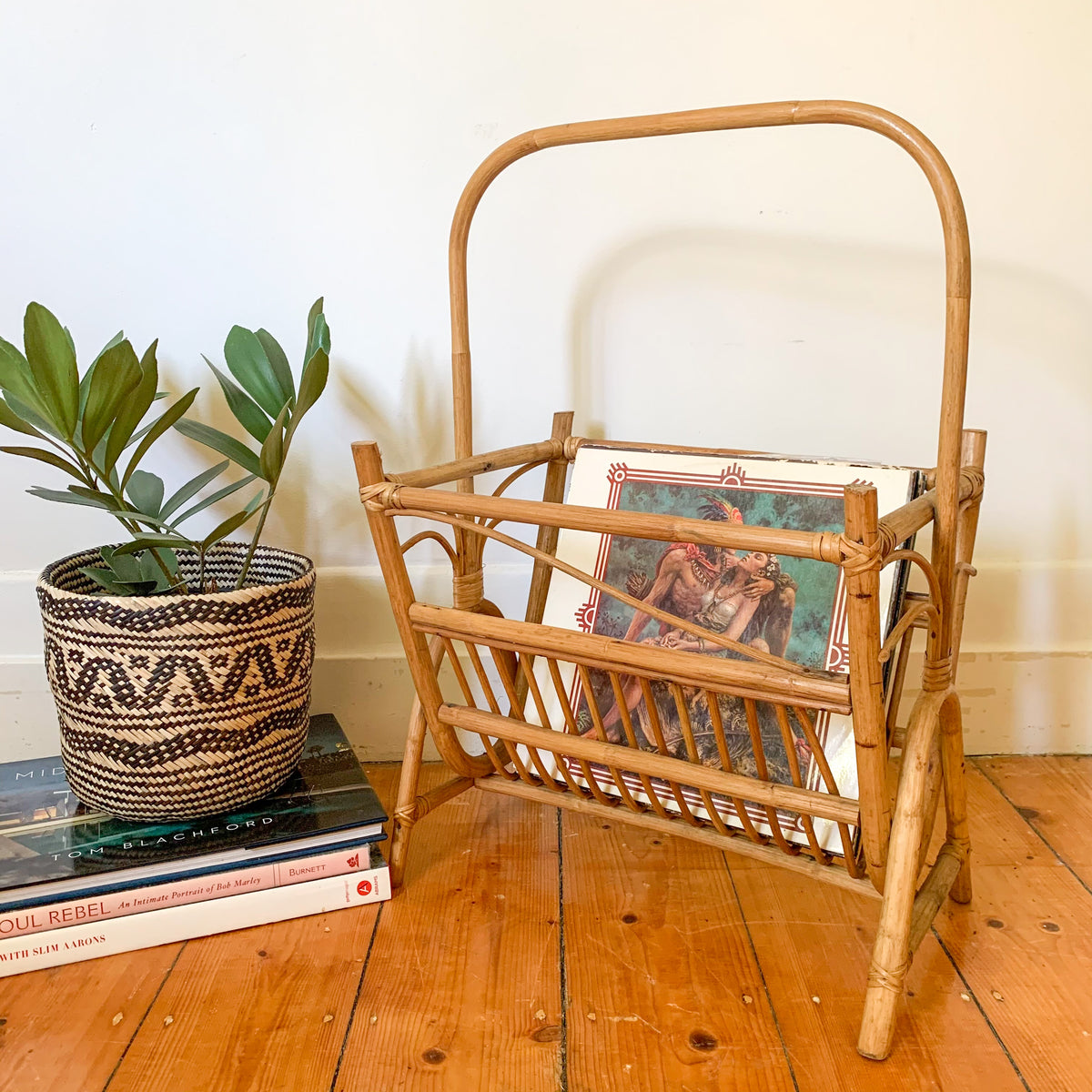 VINYL / MAGAZINE RACK