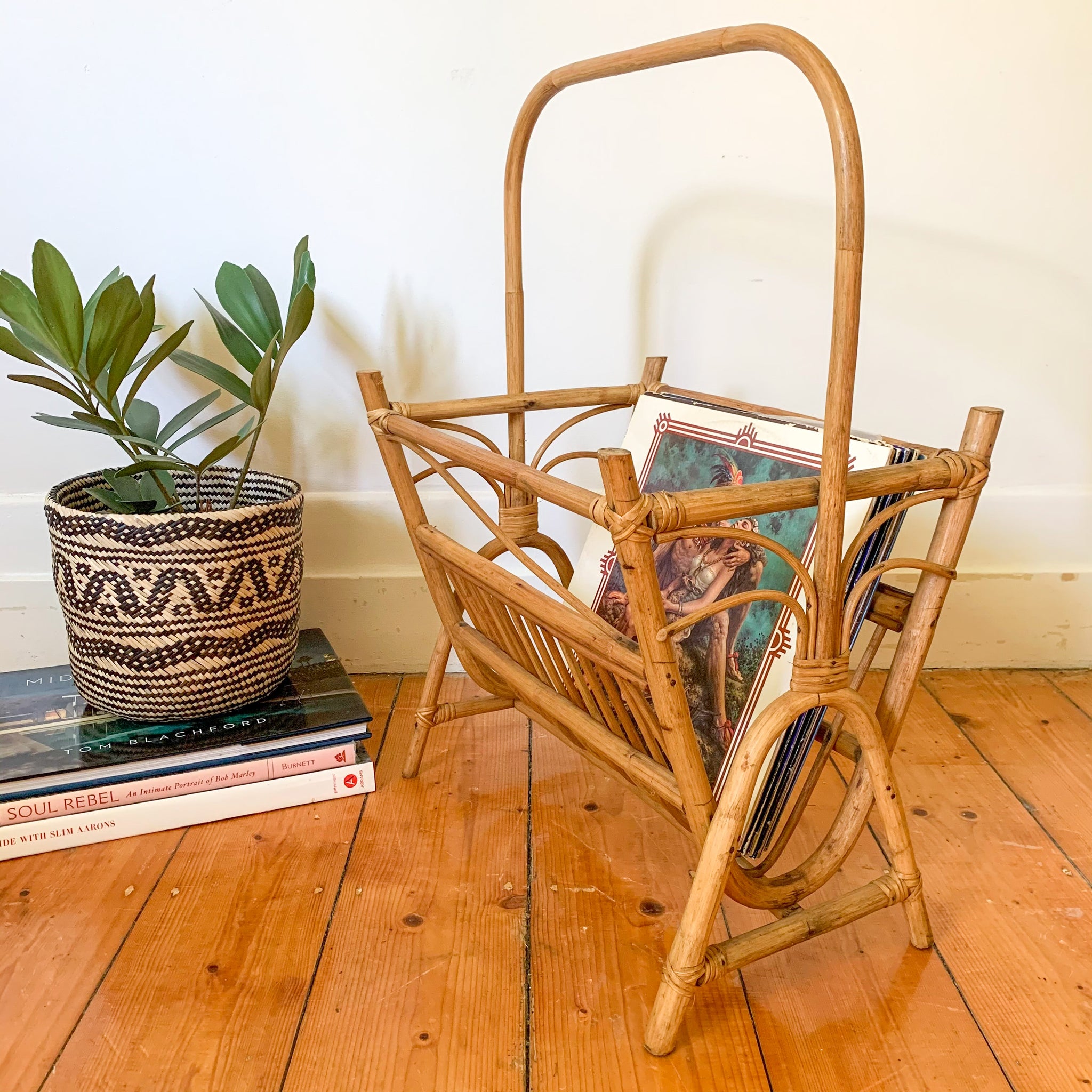 VINYL / MAGAZINE RACK